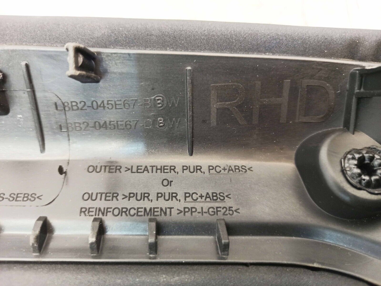 Land Rover Defender 90 L663 2019-2023 Upper Dashboard Leather Trim L8B2 ...