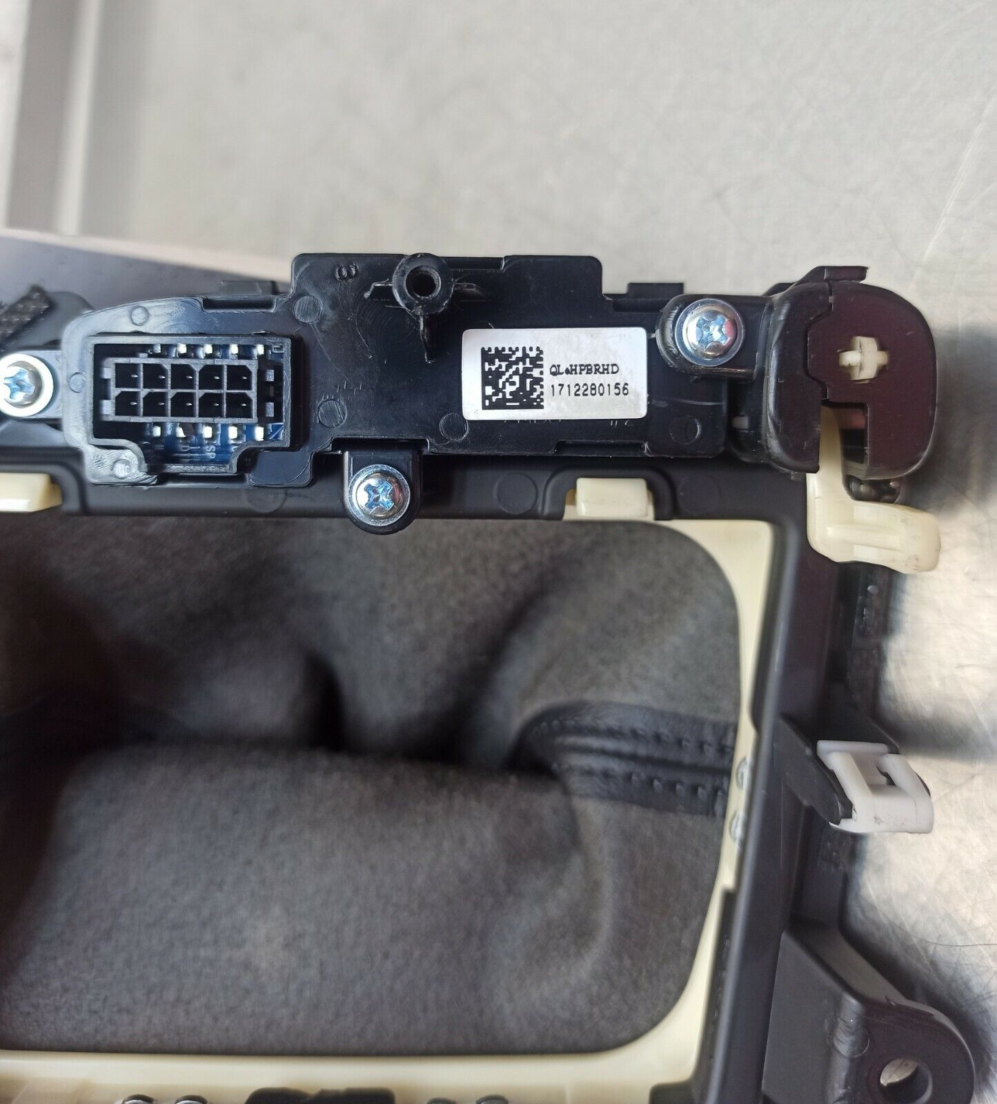 KIA SPORTAGE MK4 2016-2020 Center Console Gear Selector Leather Cover ...