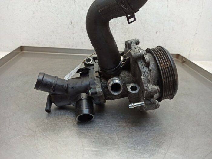 Mercedes Benz A200 W176 2.1 AMG 13-18 Diesel Water Pump A6512000501