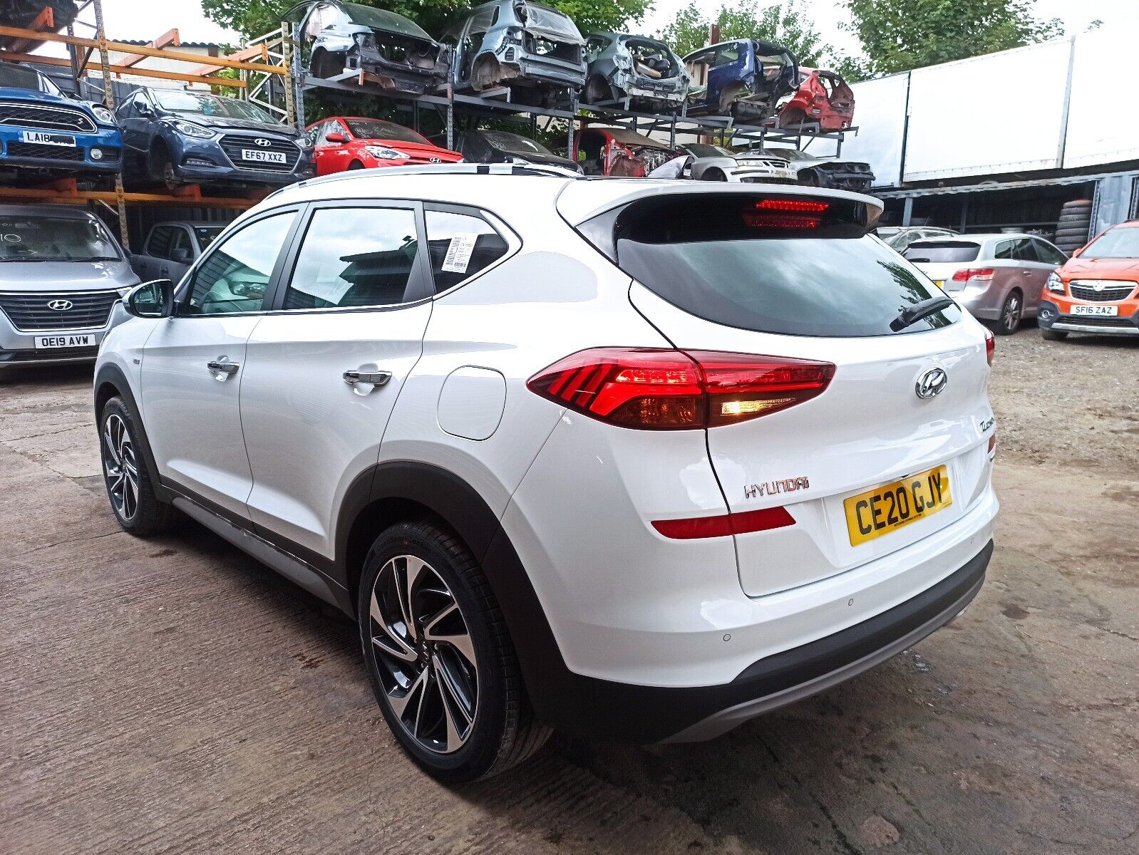 1 Wheel Nut 2020 Hyundai Tucson 2.0 Diesel Hybrid Auto White PYW Breaking