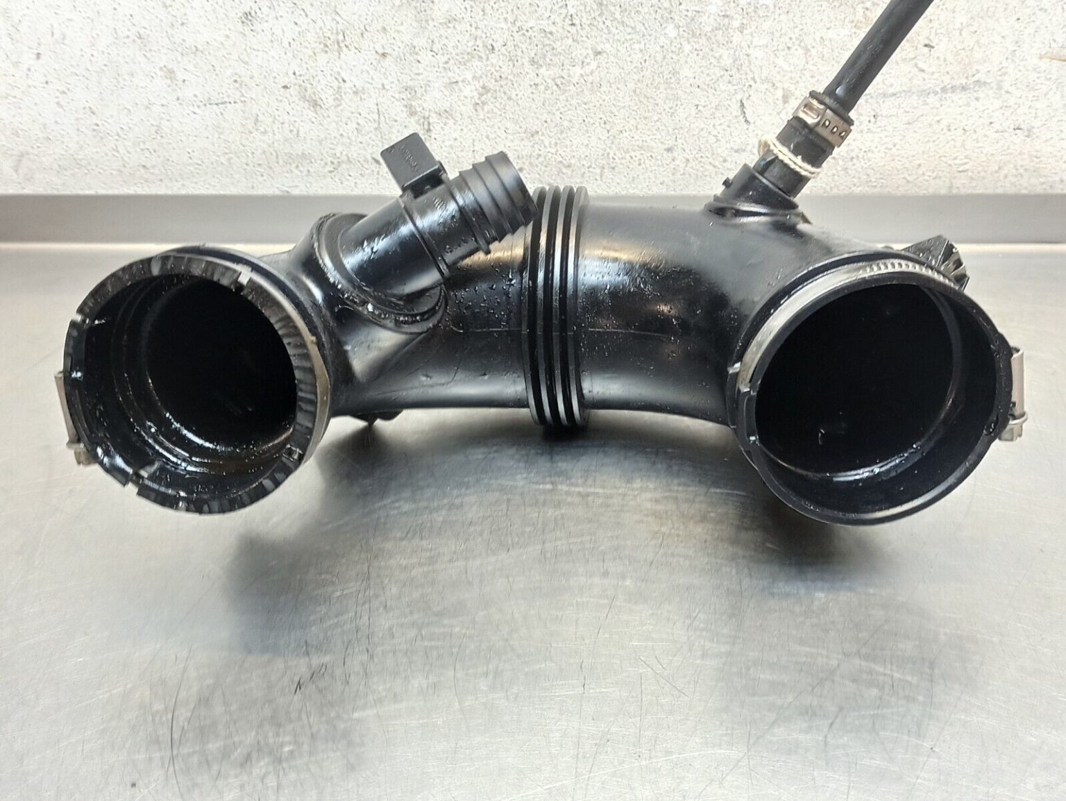 Mercedes Benz W205 C350 14-19 2.0 Hybrid Petrol Air Intake Pipe A2740900929