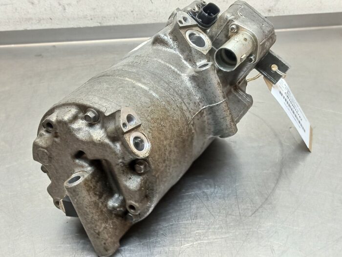 Mercedes Benz W205 C350e 14-19 Engine Air Con Compressor A0008305600