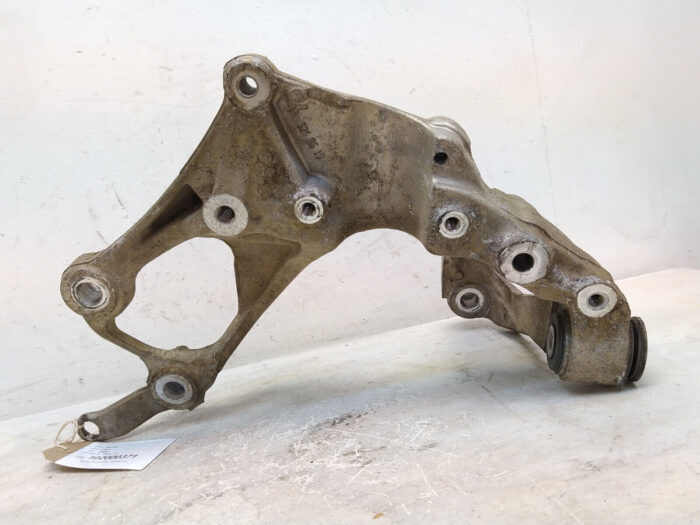 Honda Civic MK8 2.2 Diesel Engine Front Subframe Right Side Bracket