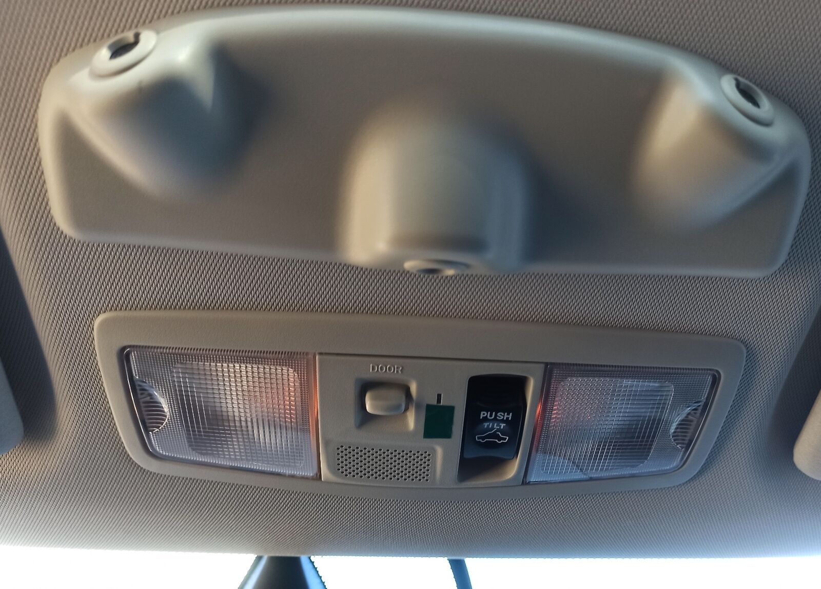 MITSUBISHI OUTLANDER 2015-2020 2.2 Front Roof Light