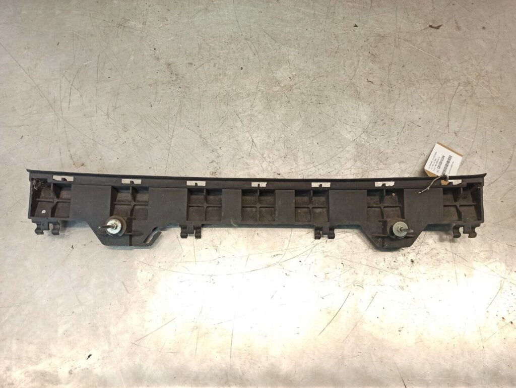 Mercedes Benz W204 C220 2007-2014 Rear Bumper Center Bracket A2048850565