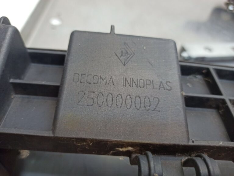 Mercedes Benz W204 C220 2007-2014 Rear Bumper Center Bracket A2048850565