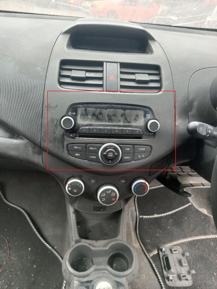 Chevrolet Spark 2009-2014 Central Console Radio Stereo Player