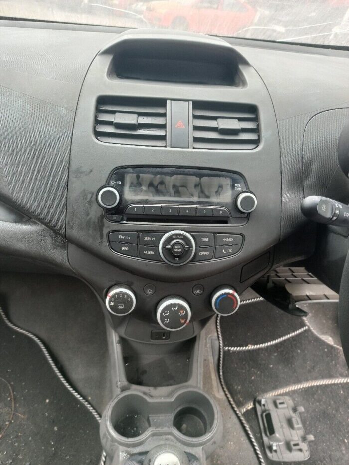 Chevrolet Spark 2009-2014 Central Console Radio Stereo Player