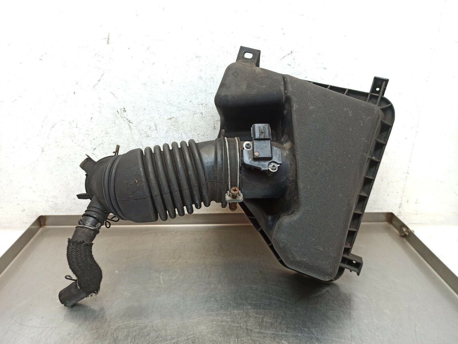 Toyota Avensis 09-13 2.0 Diesel Air Filter Box Cover With Map Sensor ...