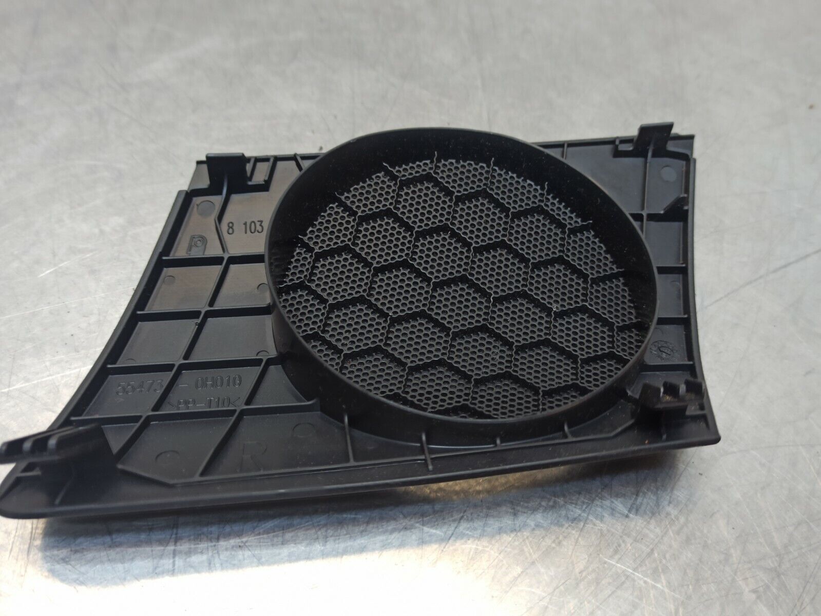 Toyota Aygo 2005-2014 Dashboard Speaker Cover 55473-0H010 O/S - Image 3