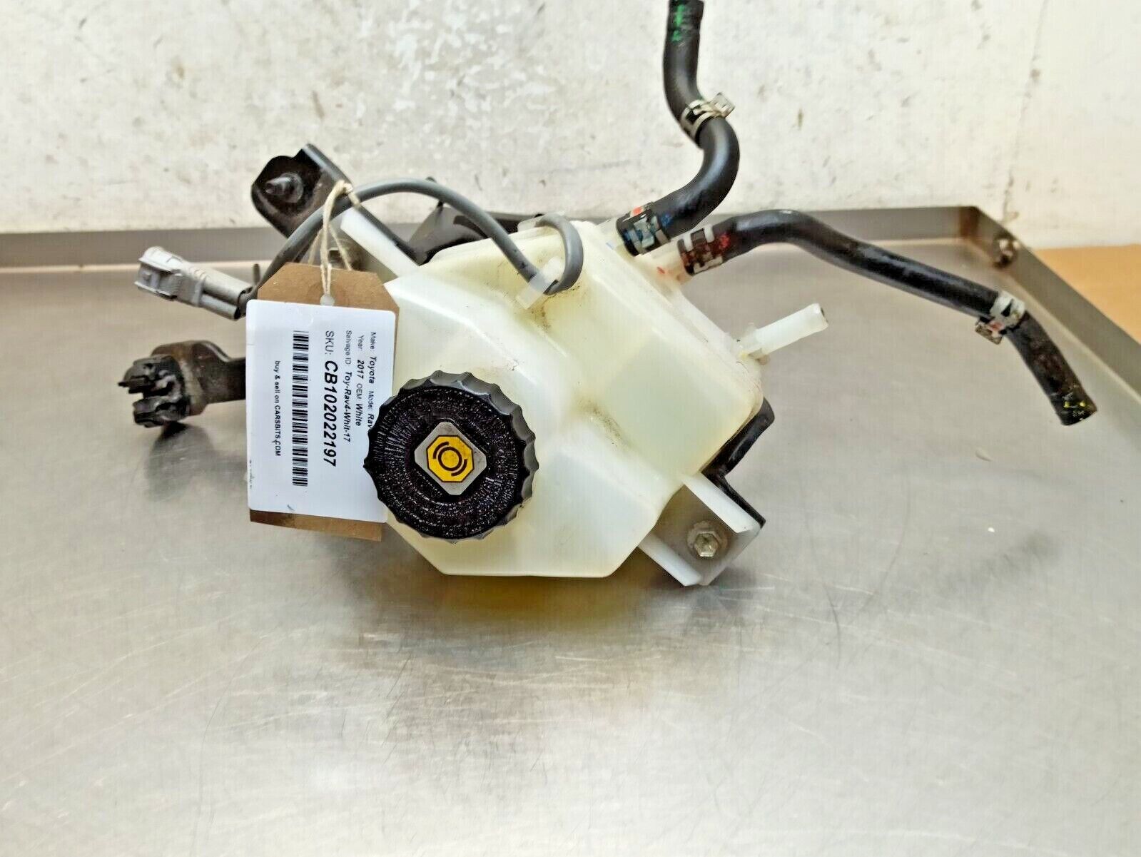 Toyota Rav4 Hybrid 2016-2019 2.5 Petrol Brake Fluid Expansion Tank