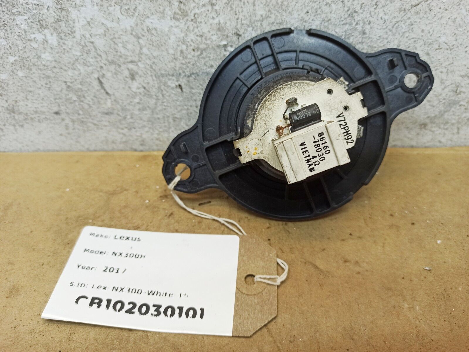 LEXUS NX300H 2017-2020 Front Dashboard Speaker 86160-78030 - Image 3