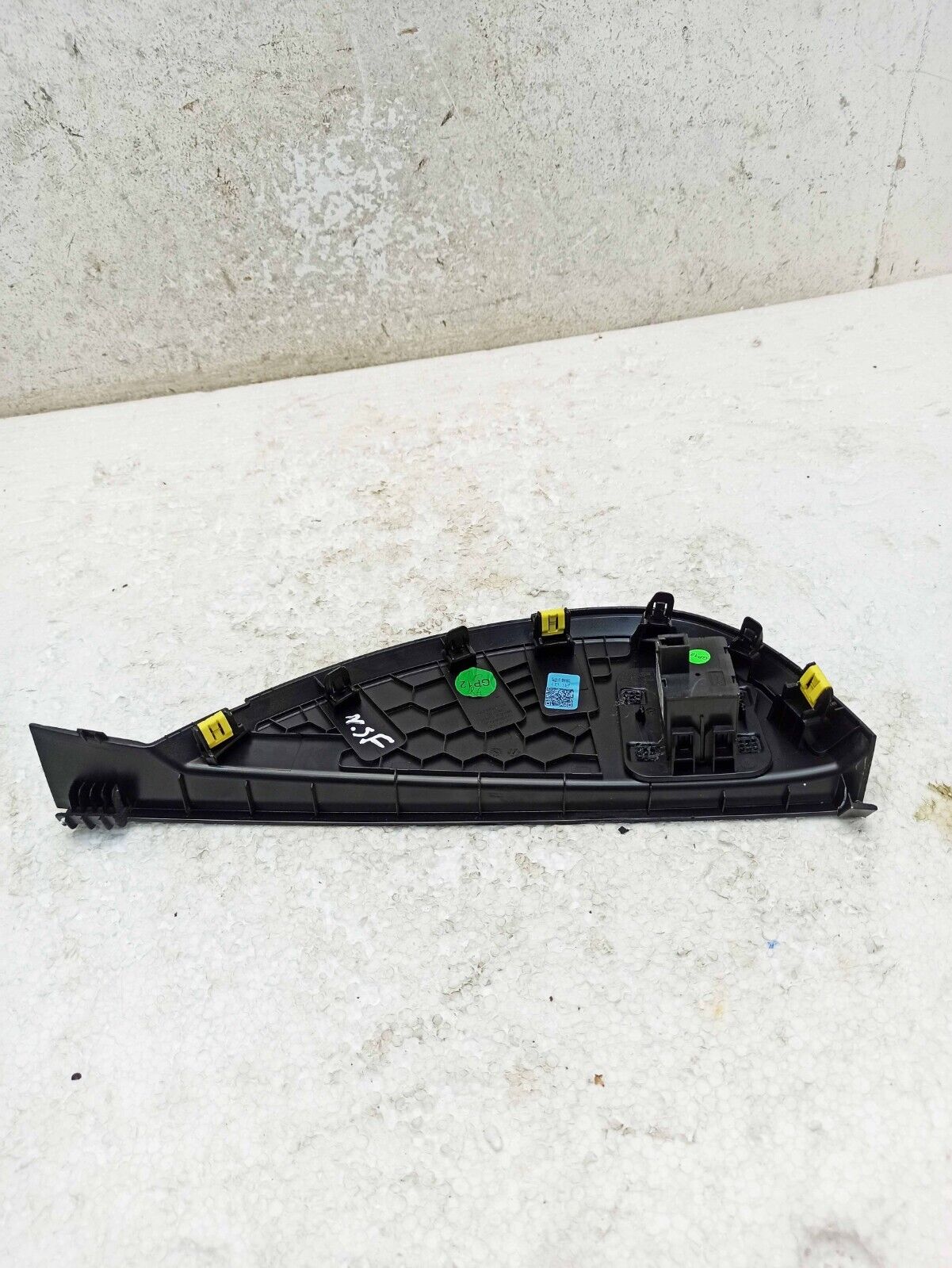 MG HS 2019-2023 Dashboard END Panel Left Side