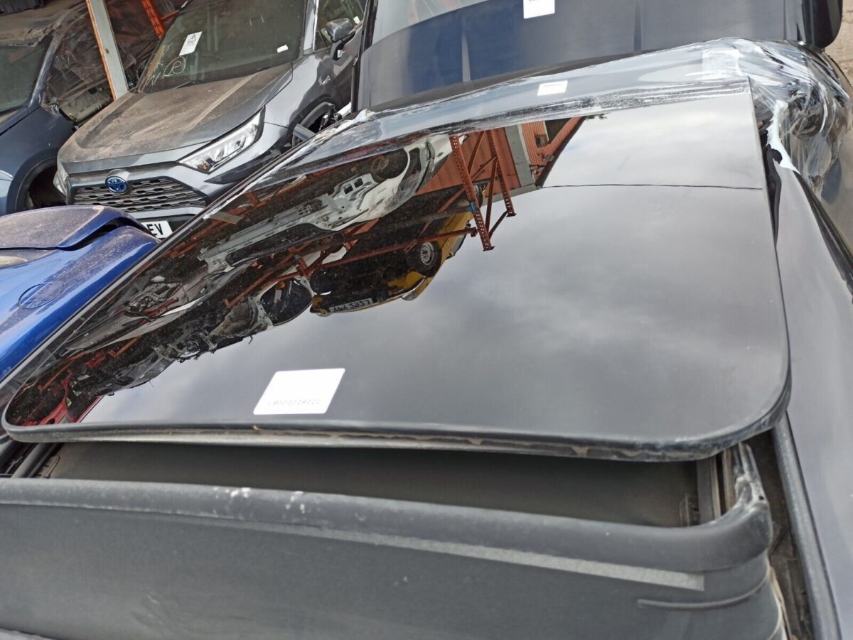 PORSCHE MACAN S 2021-2023 Panoramic Sunroof Glass Front Panel