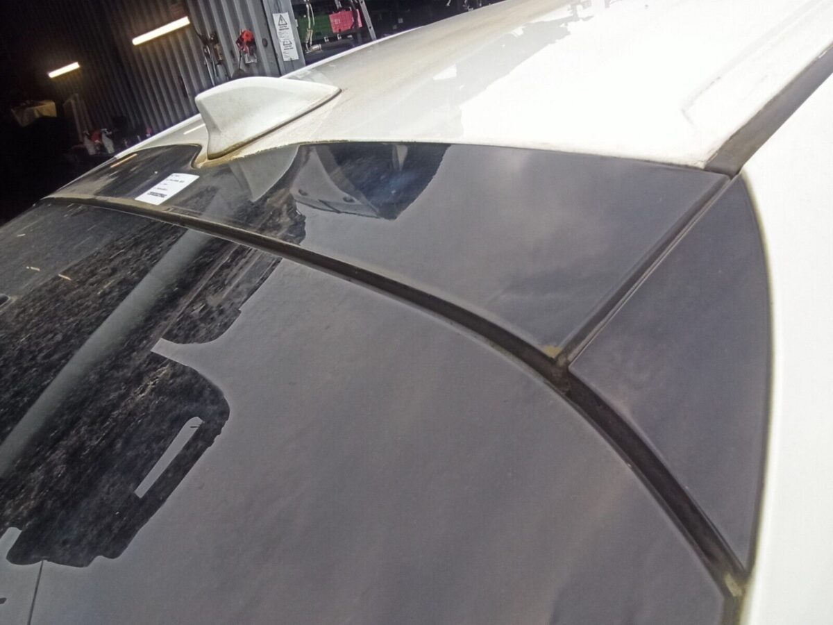 Toyota Prius MK4 2015-2019 Roof Trim Middle Side – Cars & Bits